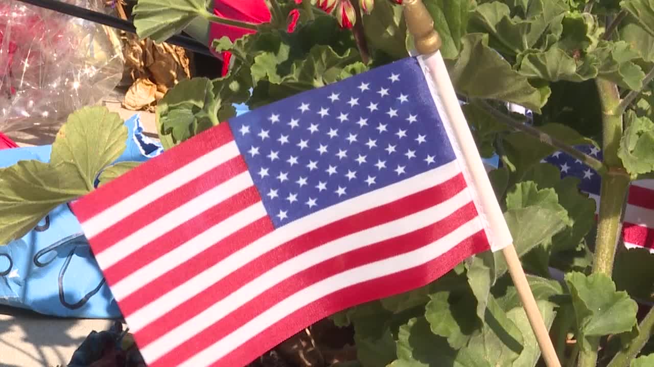 Watch: Surprise guests deliver food to Cleveland police, honoring ...