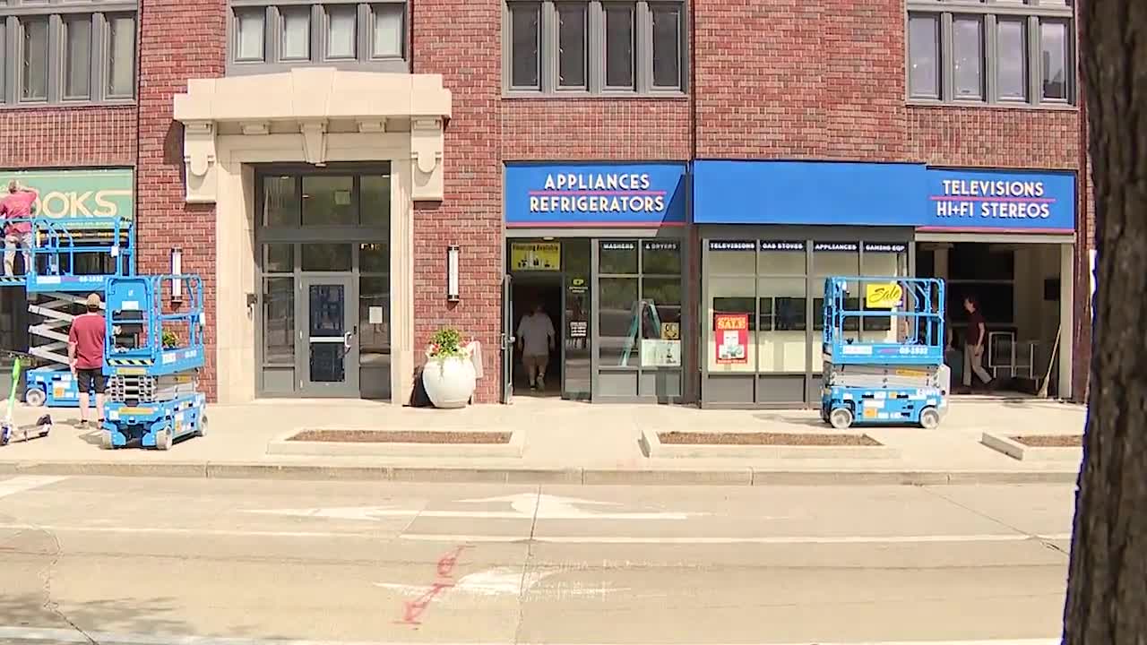 Cleveland film crews spotted building set in public square – Fox 8 ...